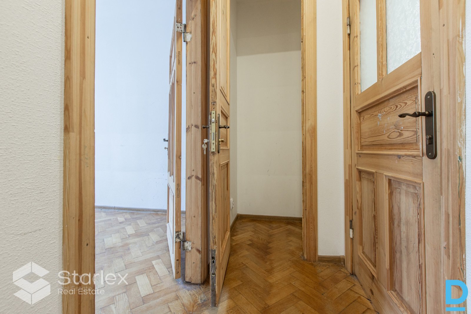 Spacious 99.1 m² apartment in the center of Riga, in a quiet courtyard ...