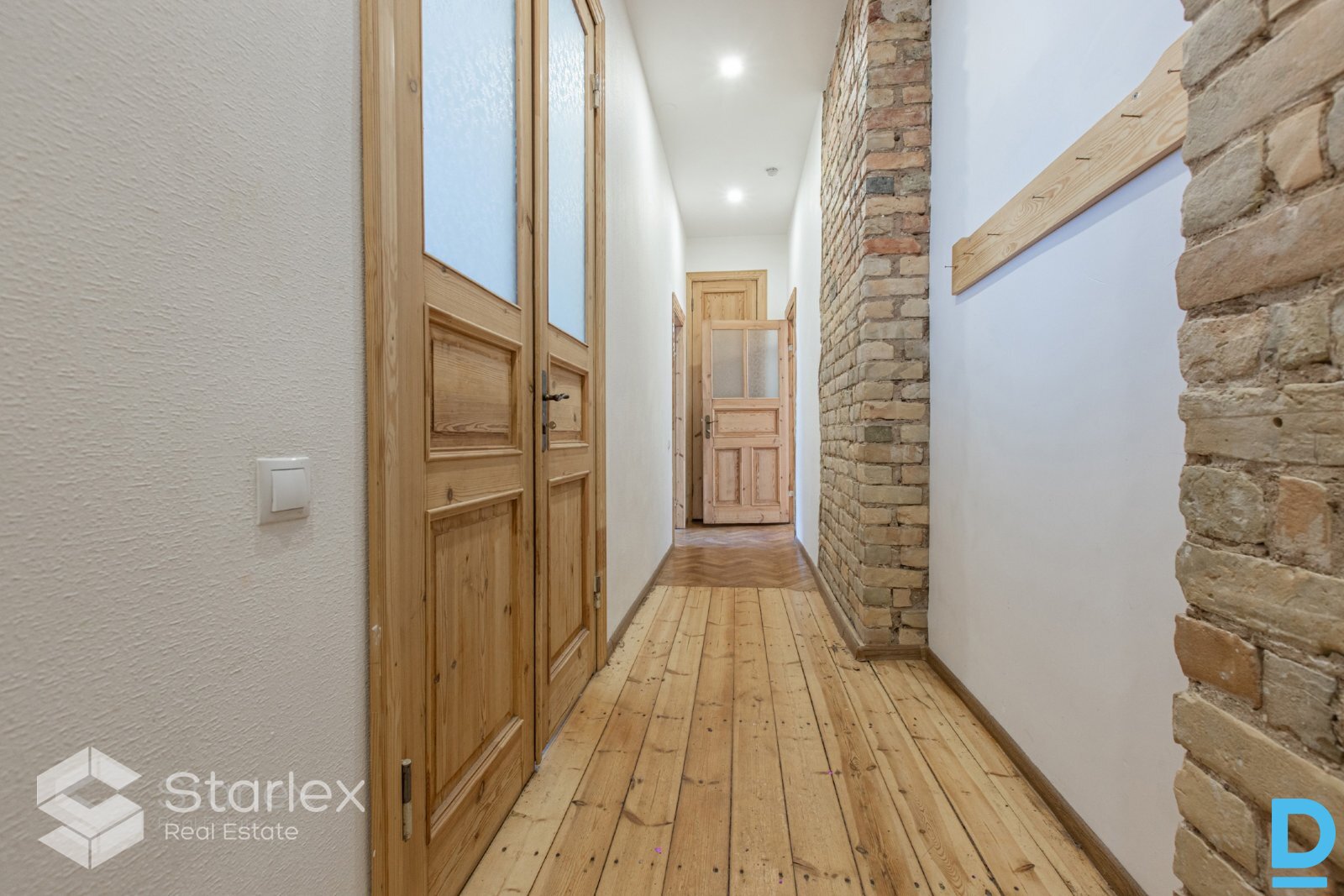 Spacious 99.1 m² apartment in the center of Riga, in a quiet courtyard ...