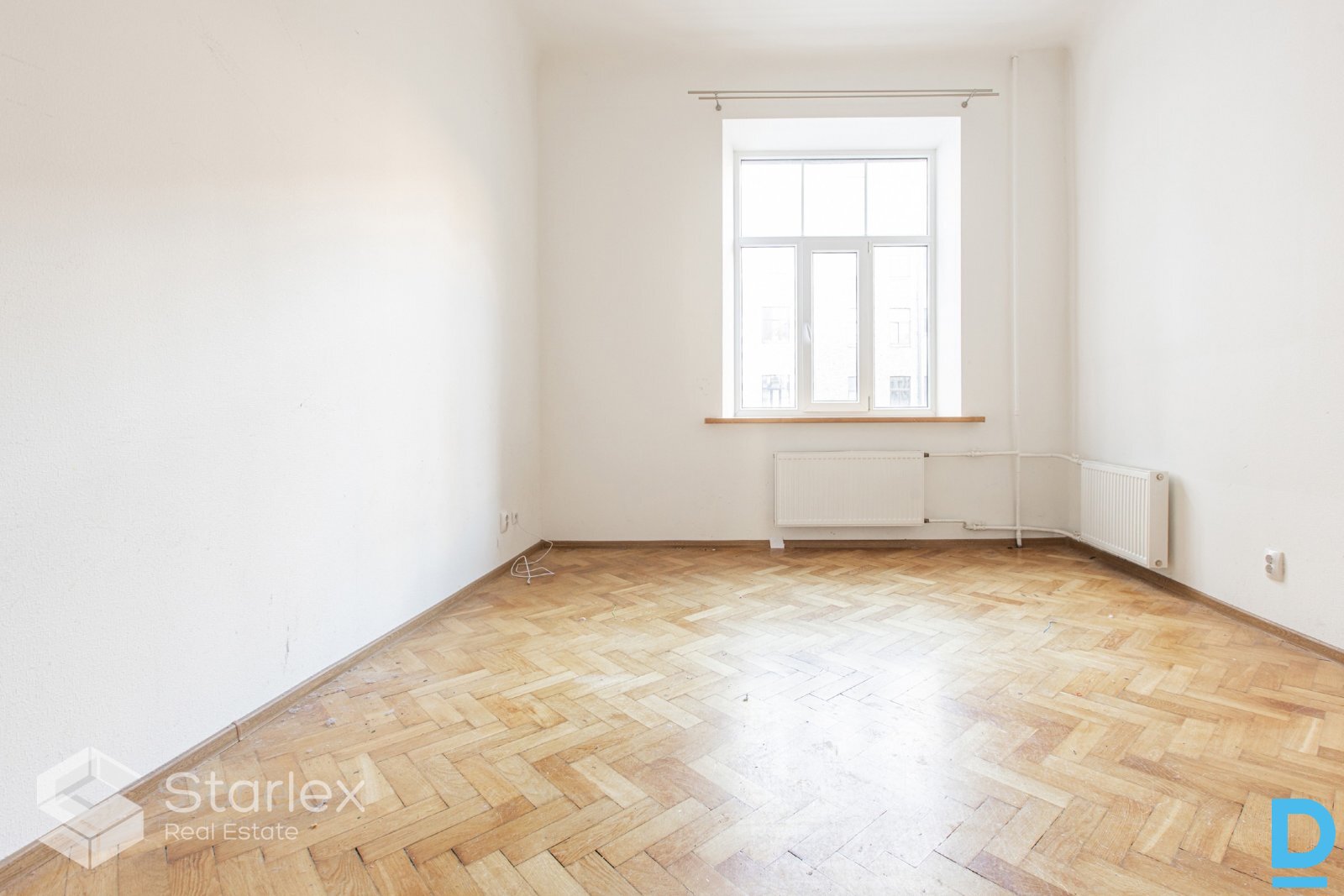 Spacious 99.1 m² apartment in the center of Riga, in a quiet courtyard ...