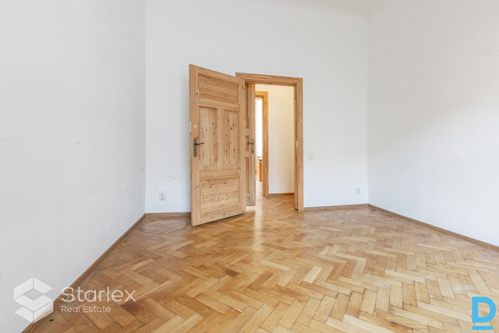 Spacious 99.1 m² apartment in the center of Riga, in a quiet courtyard ...