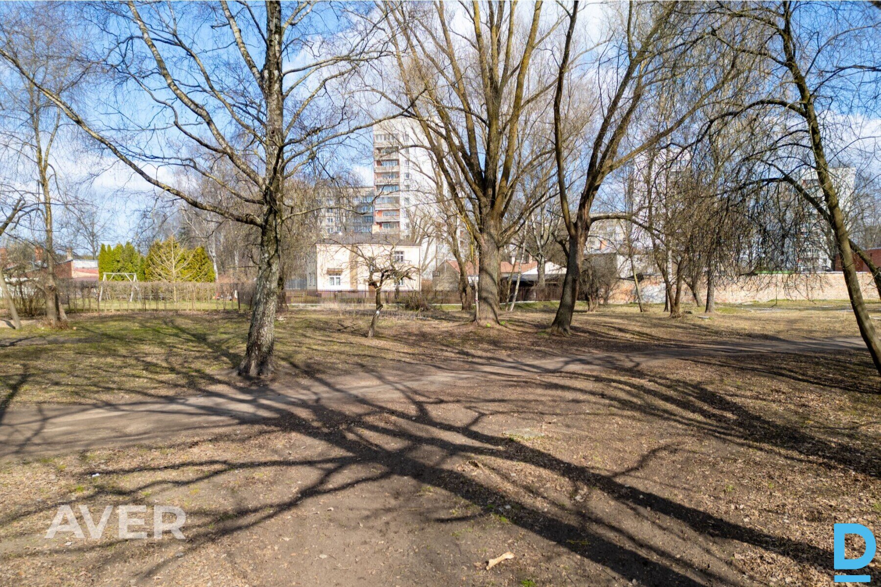 Zeme privātai vai daudzdzīvokļu apbūveiZemesgabals atrodas Jauktas ...